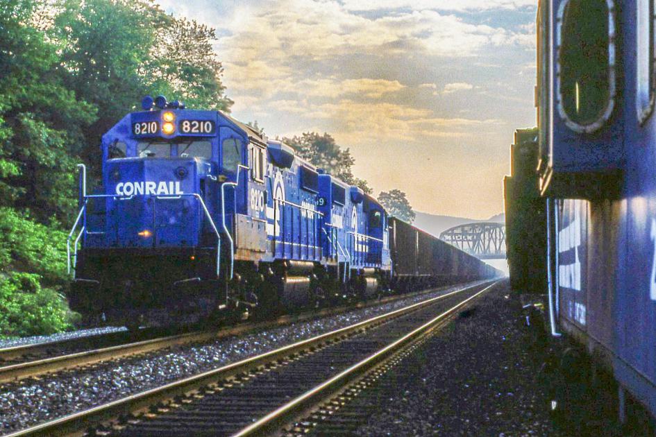 CR 8210 Unknown PA | Conrail Photo Archive