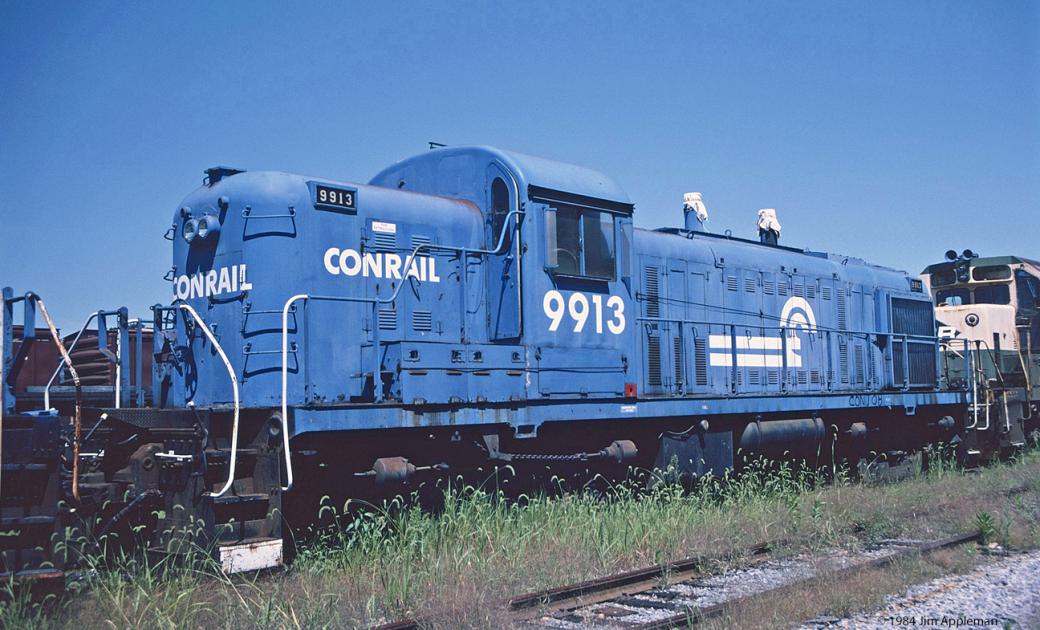 CR 9913 at Rutherford, PA 8/18/1984 | Conrail Photo Archive