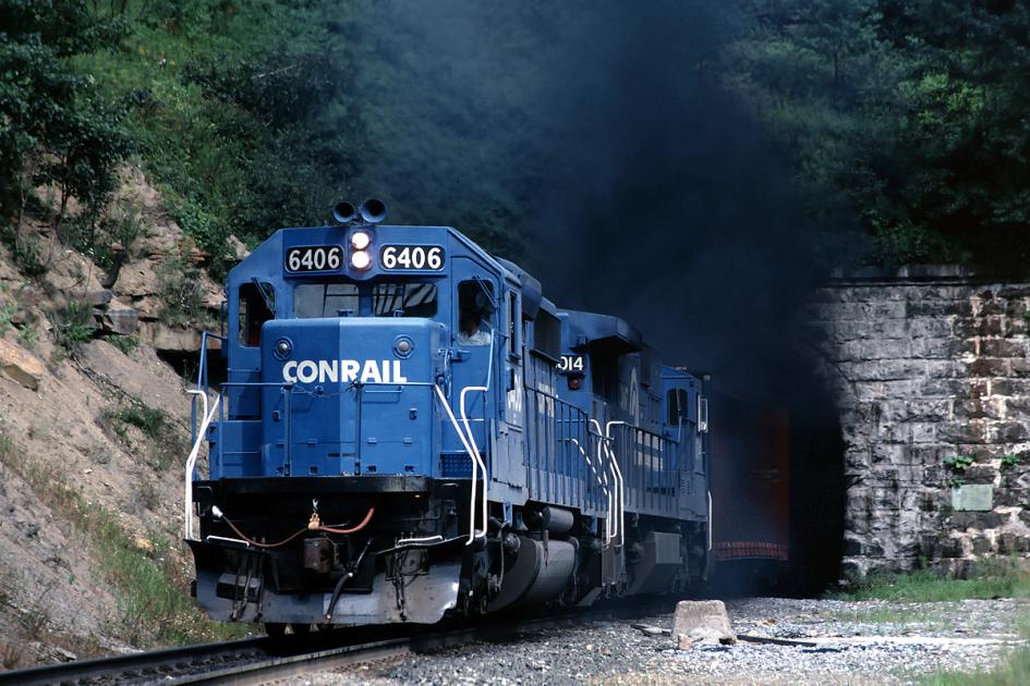 CR 6406 at Tunnel Hill on August 1, 1989 | Conrail Photo Archive