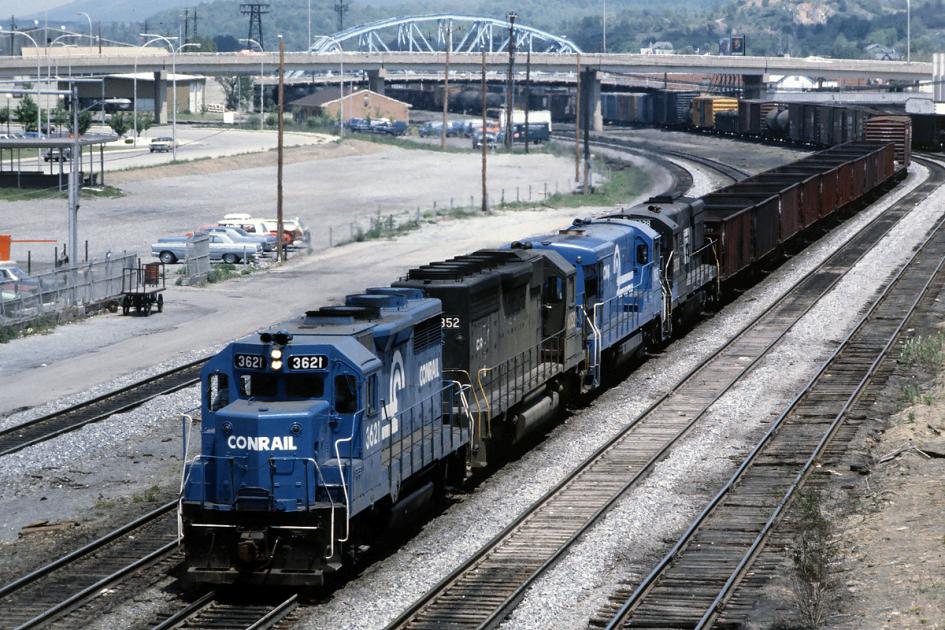 CR 3621 at Altoona on May 21, 1979 | Conrail Photo Archive
