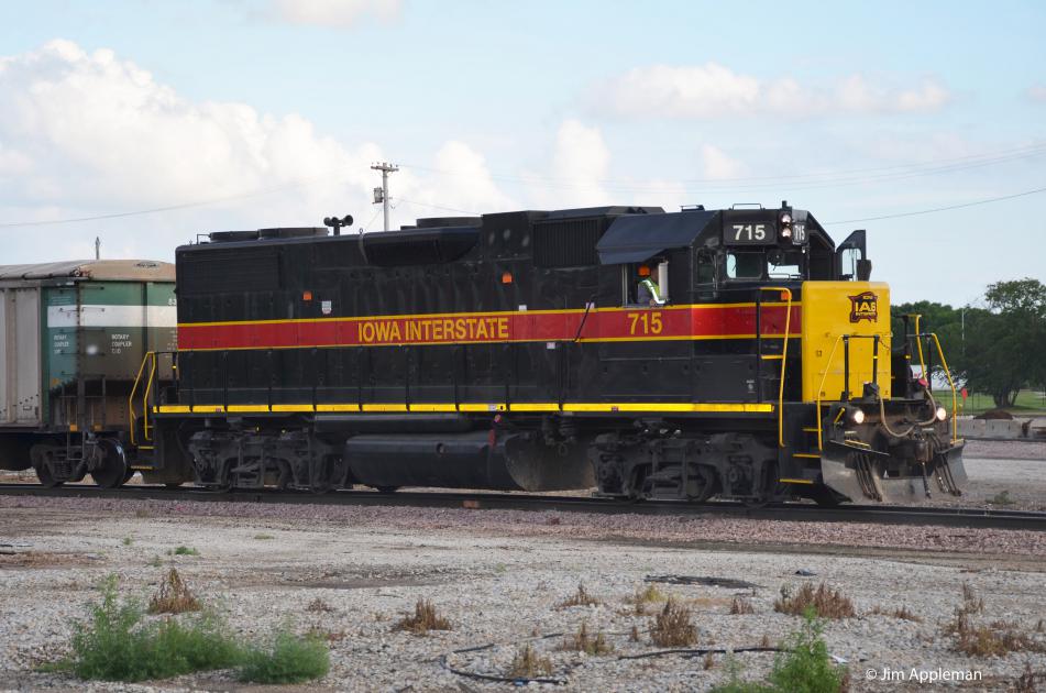 IAIS 715 (CR 8013) at Council Bluffs, IA 6/13/2015 | Conrail Photo Archive