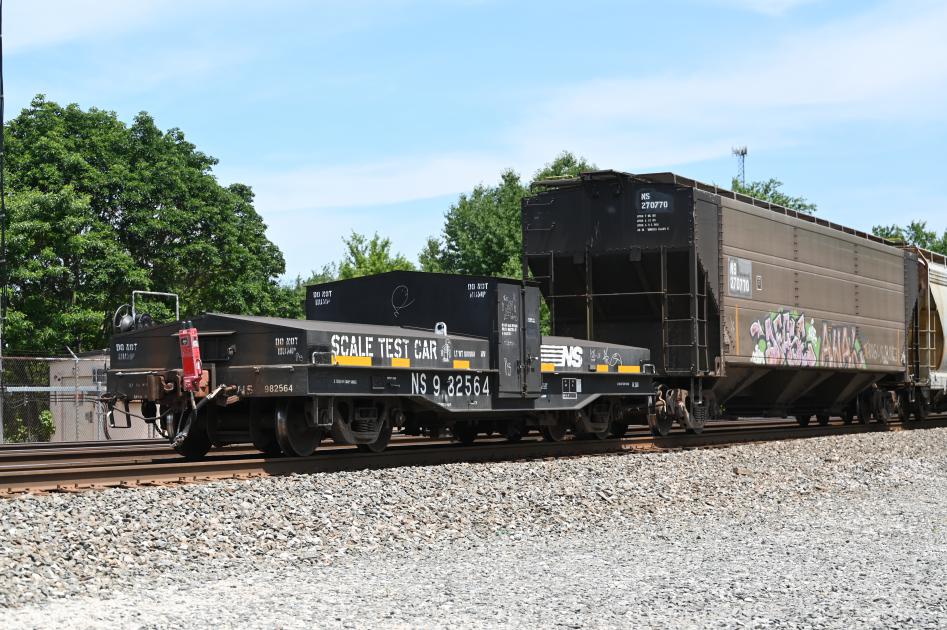 NS 982564 (CR 80092) Scale Test Car | Conrail Photo Archive
