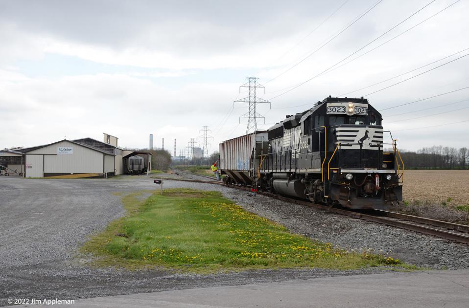 NS 3023 (CR 3317) at Strawberry Ridge, PA 5/4/2022 | Conrail Photo Archive