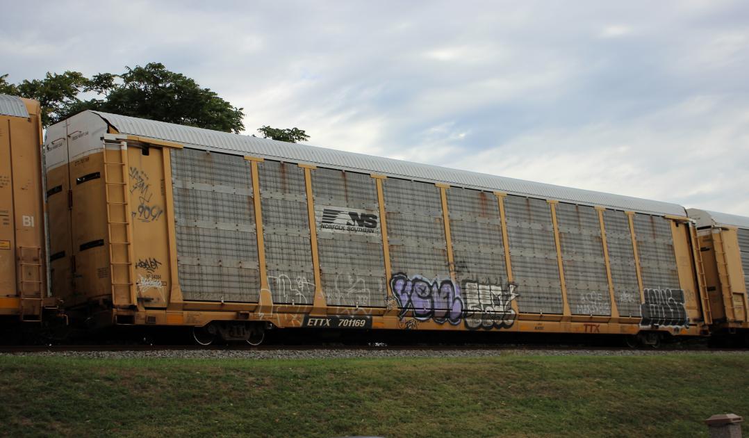 ETTX 701169-NS Rack class FT640 (ML3N) | Conrail Photo Archive