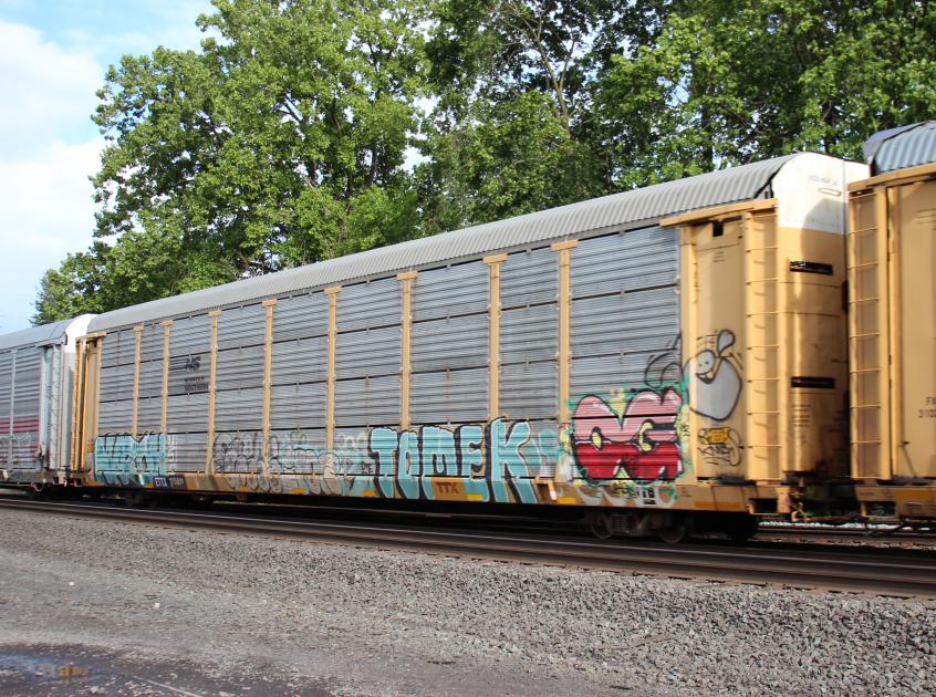 ETTX 710611-NS Rack class FT643 (ML3W) | Conrail Photo Archive
