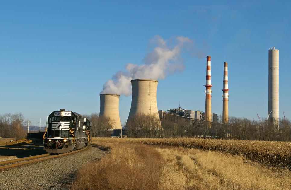 NS 3367 (CR 6422) at Strawberry Ridge, PA | Conrail Photo Archive