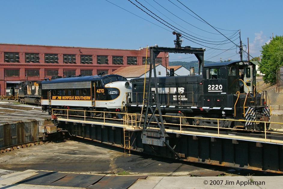 NS 2220 (CR 9560) JLS backshop 7/7/2007 | Conrail Photo Archive