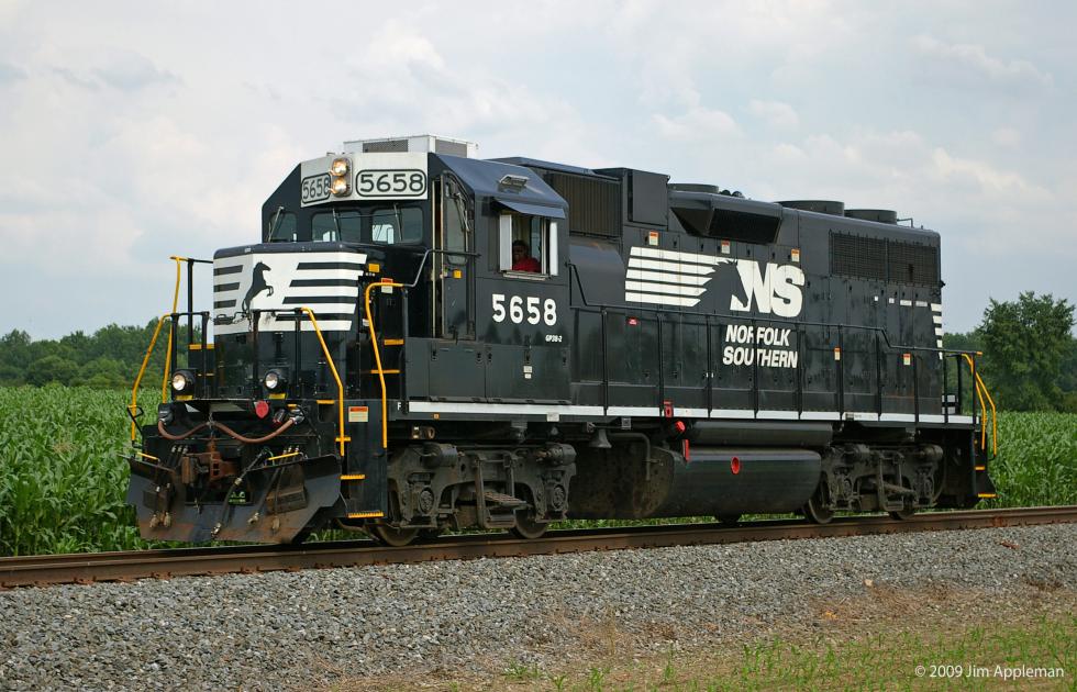 NS 5658 (CR 7903) at Schuyler, PA 7/20/2009 | Conrail Photo Archive