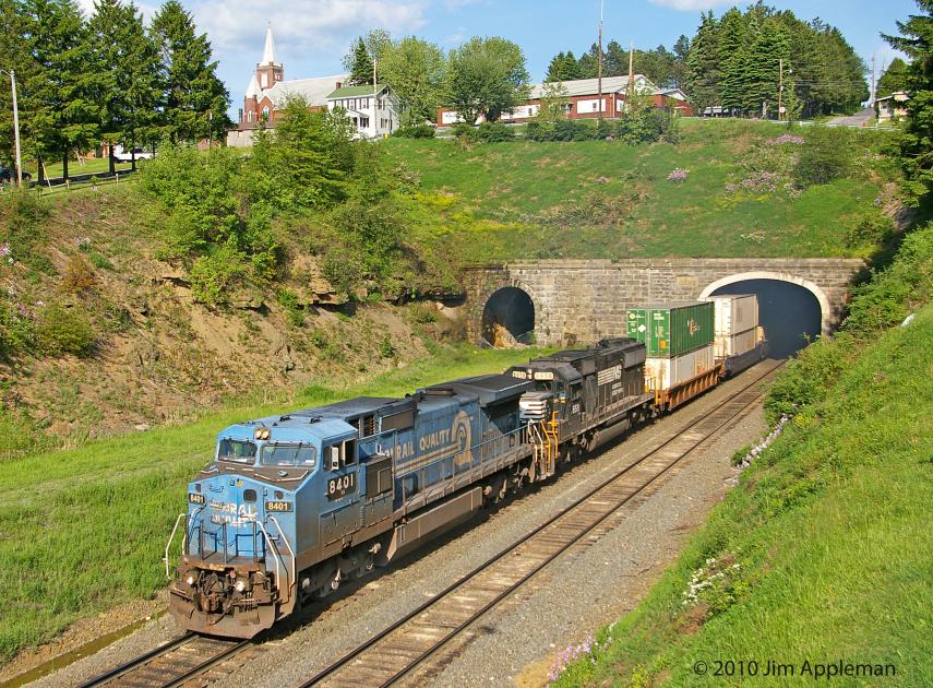 NS 8401 (CR 6199) at Gallitzin, PA 5/26/2010 | Conrail Photo Archive