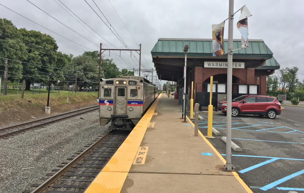 SEPTA RDG 422 Warminster, PA 5-29-21 | Conrail Photo Archive