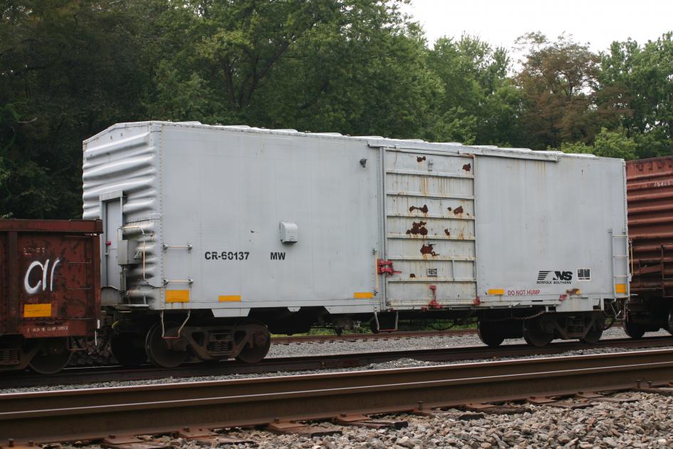 CR 60137 at Alliance Ohio | Conrail Photo Archive