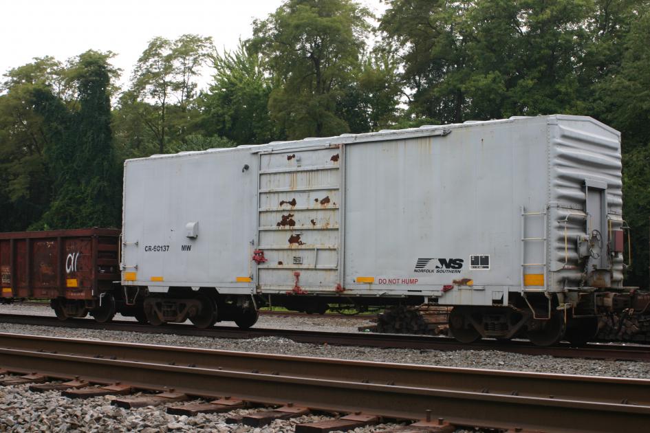 CR 60137 at Alliance Ohio | Conrail Photo Archive