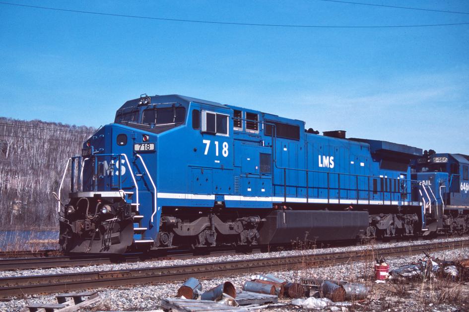 LMS 718 at Unknown, NH 04/16/97 | Conrail Photo Archive