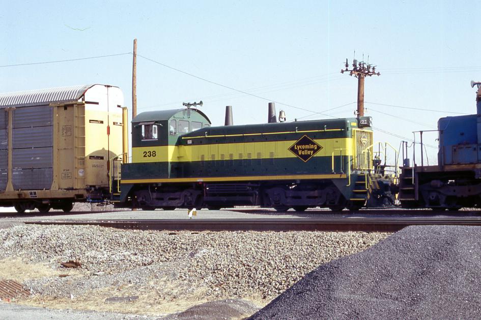 LVRR 238 Enola Yard | Conrail Photo Archive