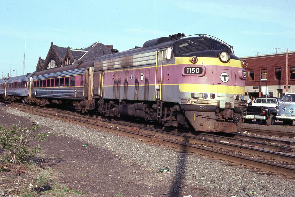 MBTA 1150 Framingham MA | Conrail Photo Archive