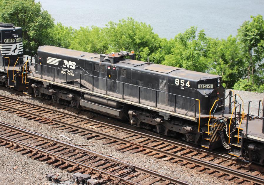 NS 854 (CR 1111) | Conrail Photo Archive
