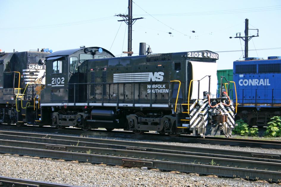 NS 2102 Enola Yard | Conrail Photo Archive