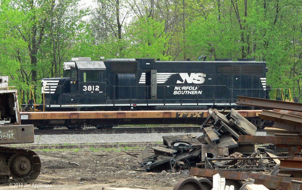 NS 3812 (CR 6946) at Cresson, PA 5/18/2013 | Conrail Photo Archive