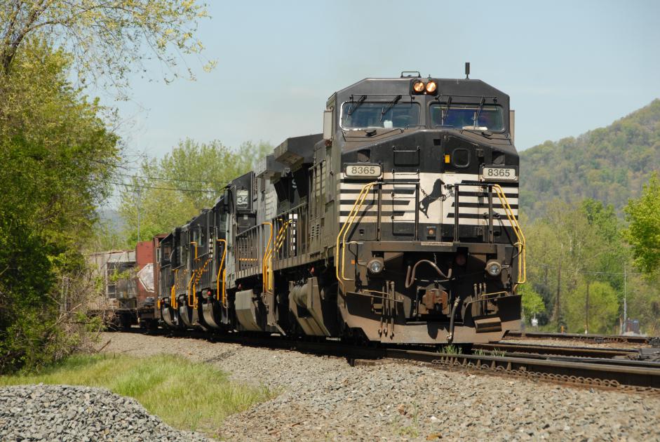 NS 8365 Susquehanna PA | Conrail Photo Archive