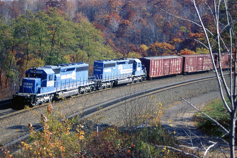 NS 3352 Bennington Curve | Conrail Photo Archive