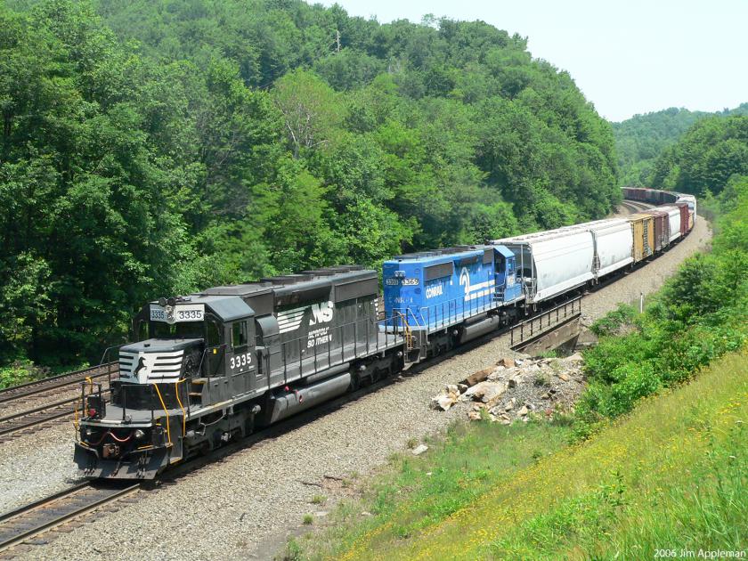 Ex-CR SD40-2 helpers at Cassandra, PA 6/17/2006 | Conrail Photo Archive