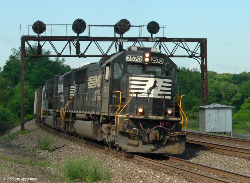 NS 2570 (CR 2570) at Tipton, PA 6/27/2009 | Conrail Photo Archive