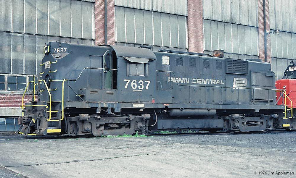 PC 7637 (CR 7637) Harrisburg, PA 5/31/1976 | Conrail Photo Archive