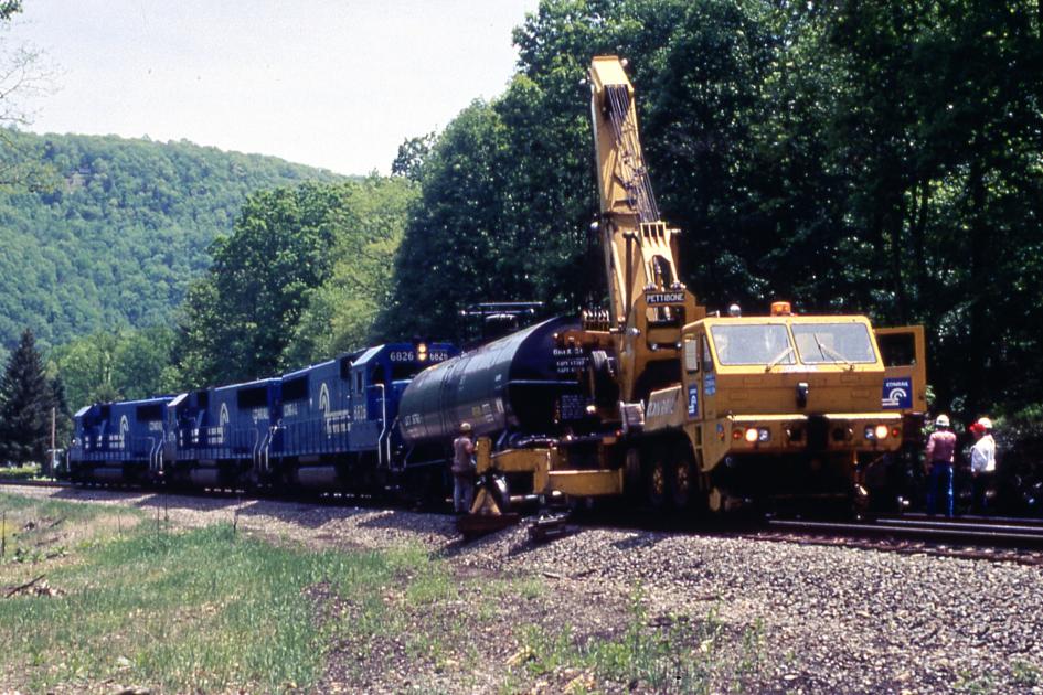 CR Pettibone Crane Keating PA | Conrail Photo Archive