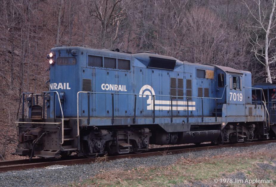 CR 7019 4/13/1978 | Conrail Photo Archive