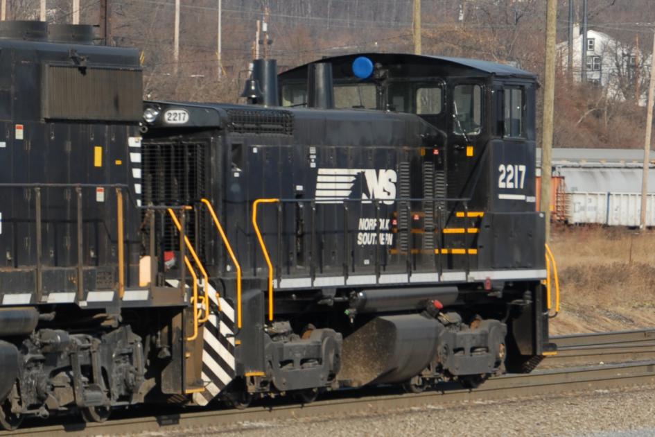 NS 2217 Enola Yard | Conrail Photo Archive